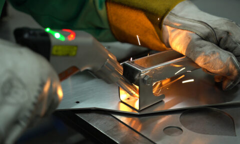 IPG Handheld Laser Welding - Cobot Systems