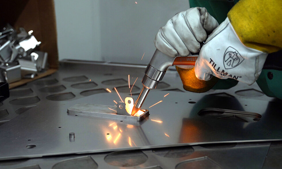 IPG Handheld Laser Welding - Cobot Systems